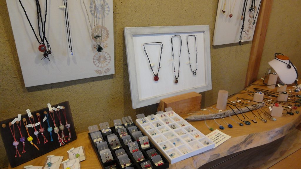 %e3%81%a8%e3%82%93%e3%81%bc%ef%bc%92 – 創作ギャラリー＆カフェ紗蔵